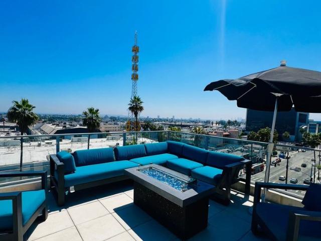 The William on Sunset 2 Bedroom Apartment for Rent at 5837 W Sunset Blvd, Los Angeles, CA 90028 Hollywood Studio District