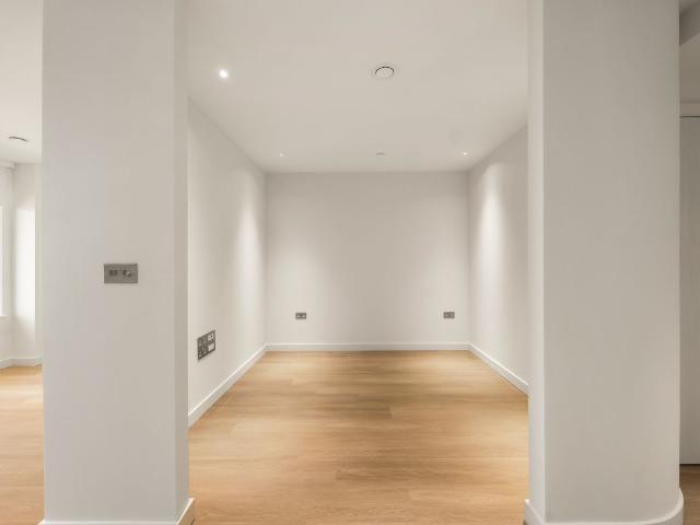 The Wiltern, Dawlish Avenue East Perivale UB6, Studio to rent, £1,720 pcm | PrimeLocation