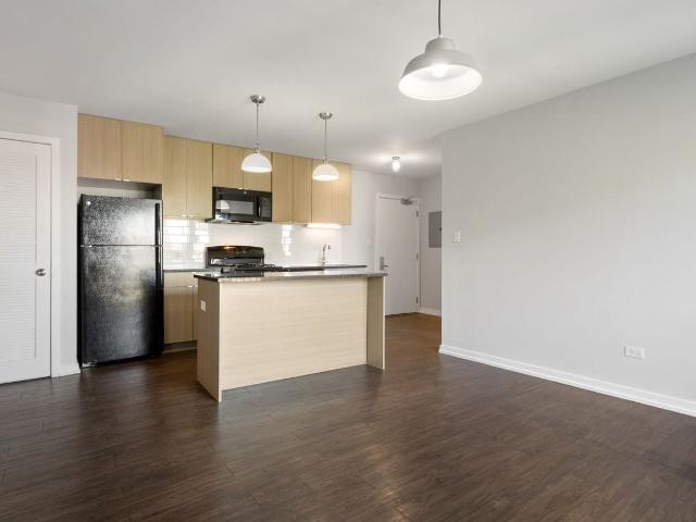 The Winthrop 5411 1 Bedroom Apartment for Rent at 5411 N Winthrop Ave, Chicago, IL 60640 Edgewater