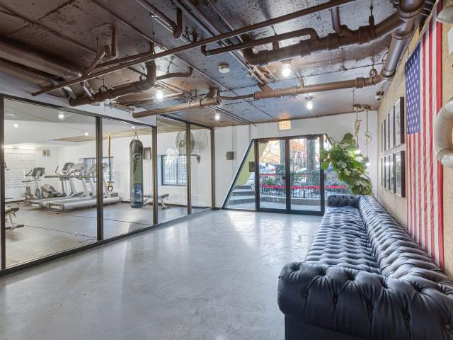 The Winthrop 5411 2 Bedroom Apartment for Rent at 5411 N Winthrop Ave, Chicago, IL 60640 Edgewater