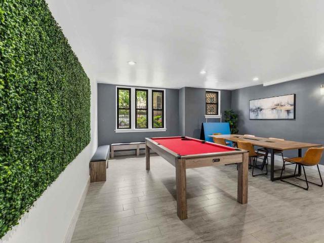 The Winthrop Place 1 Bedroom Apartment for Rent at 5710 N Winthrop Ave, Chicago, IL 60660 Edgewater