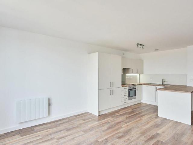 The Wullcomb, 93 Highcross Street. 1 bed flat to rent £1,125 pcm £260 pw