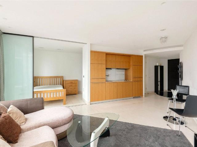 The Tower, 1 St George Wharf, Vauxhall SW8, 1 bed flat to rent, £2,800 pcm | PrimeLocation