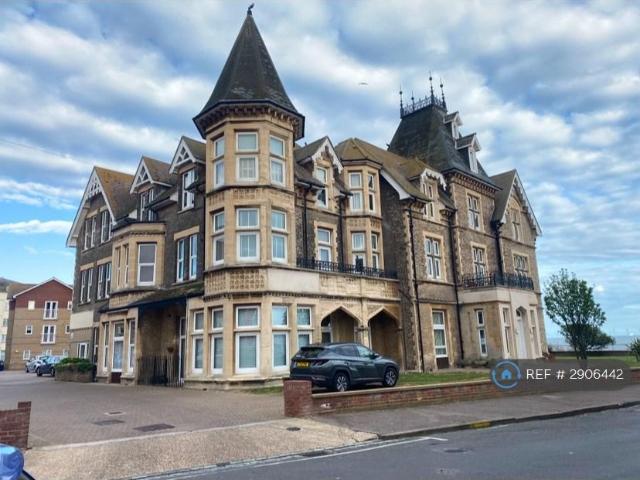 The Towers, Clacton On Sea, CO15 1 bed flat to rent £1,000 pcm £231 pw
