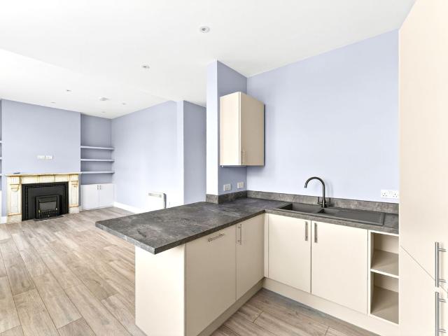 The Town, Enfield EN2, 2 bed flat to rent, £2,000 pcm | PrimeLocation