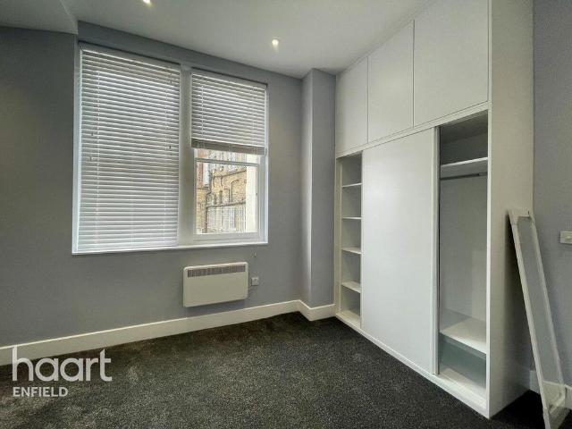 The Town, ENFIELD 2 bed apartment to rent £2,000 pcm £462 pw