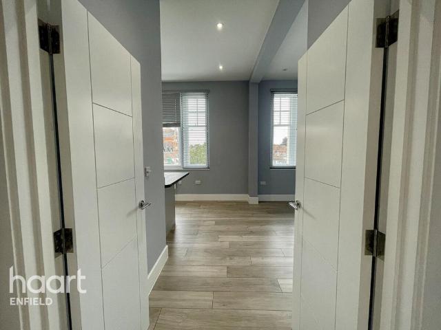 The Town, ENFIELD 2 bed apartment to rent £2,000 pcm £462 pw