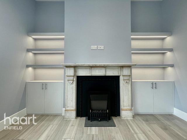 The Town, ENFIELD 2 bed apartment to rent £2,000 pcm £462 pw