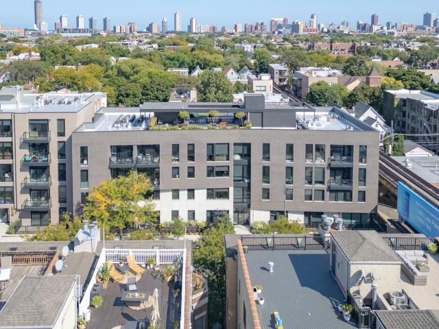 The Topaz 2 Bedroom Apartment for Rent at 3421 N Ashland Ave, Chicago, IL 60657 Lakeview