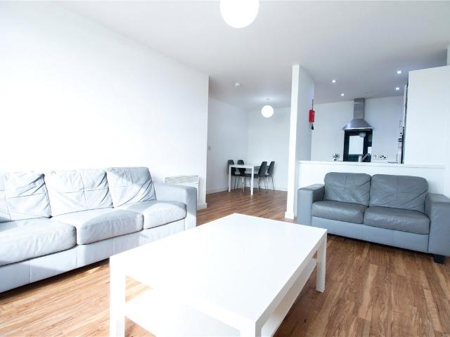The Terrace, 11 Plaza Boulevard, Liverpool L8, 3 bed flat to rent, £1,550 pcm | PrimeLocation