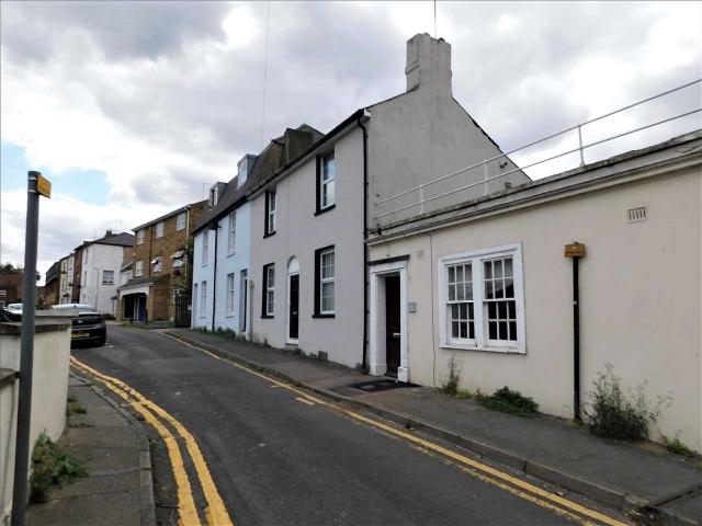 The Terrace, Gravesend DA12, 1 bed flat to rent, £850 pcm | PrimeLocation
