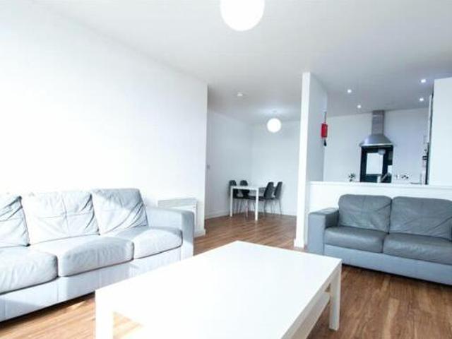 The Terrace, Plaza Boulevard, 3 Bedroom Flat