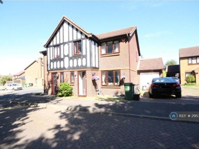 The Thatchers, Maidstone, ME16 3 bed semi detached house to rent £1,900 pcm £438 pw