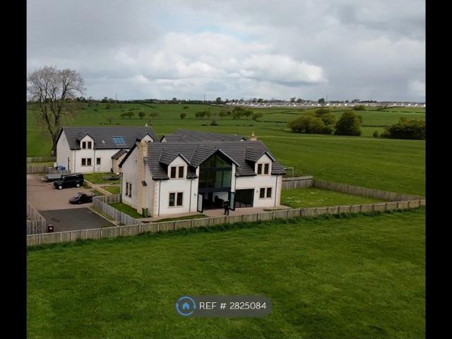 The Three Sisters, East Kilbride G75, 4 bed detached house to rent, £2,800 pcm | PrimeLocation
