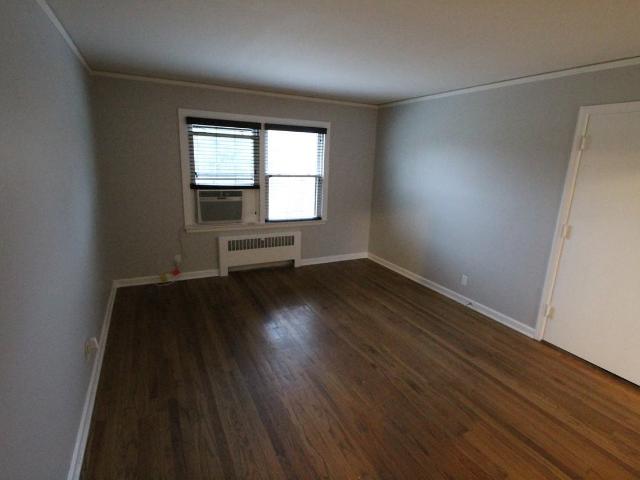 The Tiverton 1 Bedroom Apartment for Rent at 3304 Jackson St, Omaha, NE 68105