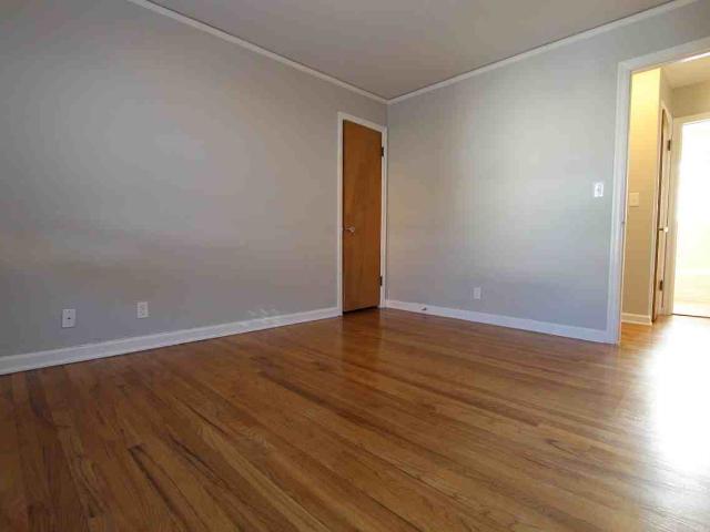 The Tiverton 1 Bedroom Apartment for Rent at 3304 Jackson St, Omaha, NE 68105