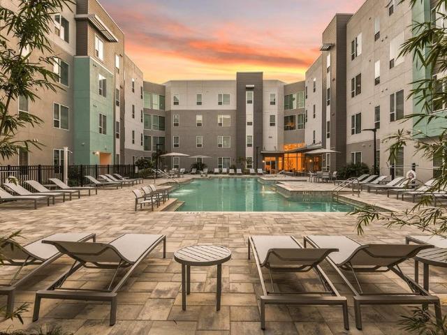 The Tiffany at Maitland West 3 Bedroom Apartment for Rent at 9301 Summit Centre Way, Orlando, FL 32810