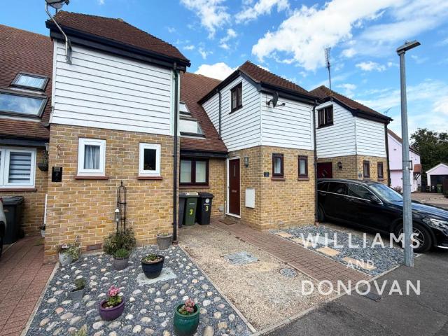 The Trunnions, Rochford 2 bed terraced house to rent £1,495 pcm £345 pw