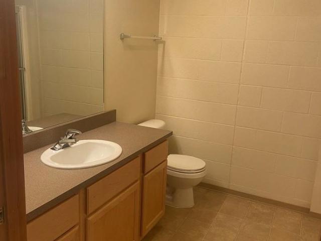 The Treetops 1 Bedroom Apartment for Rent at 1933 Garden Ave, Eugene, OR 97403 University