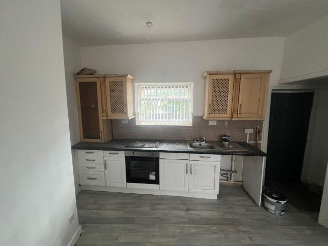 The Triangle, Huddersfield HD1, 2 bed terraced house to rent, £630 pcm | PrimeLocation