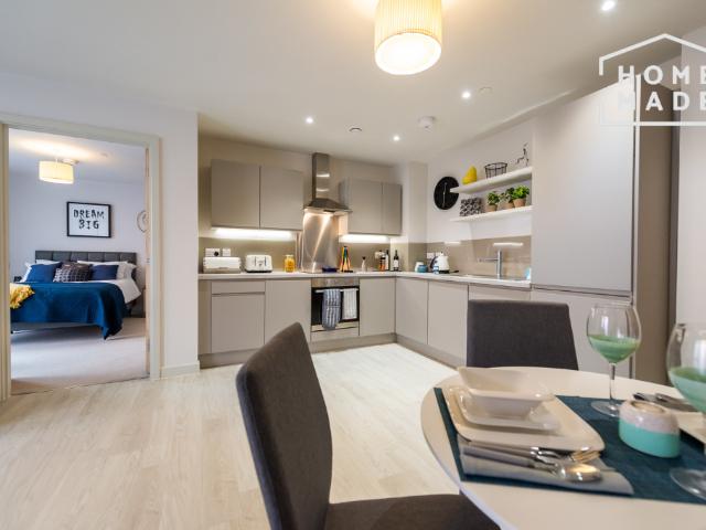 The Trilogy M15, 3 bed flat to rent, £1,910 pcm | PrimeLocation