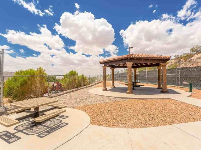 The Tuscany at Mesa Hills 3 Bedroom Apartment for Rent at 415 S Mesa Hills Dr, El Paso, TX 79912 Crestmont