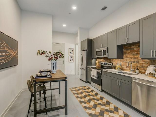 The Union at River East 1 Bedroom Apartment for Rent at 2900 Race St, Fort Worth, TX 76111 Scenic Bluff