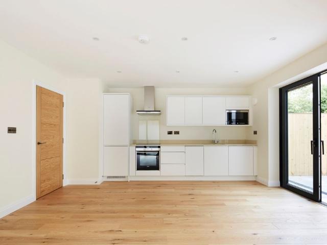 The Upper Drive, Hove BN3, 1 bed flat to rent, £1,450 pcm | PrimeLocation