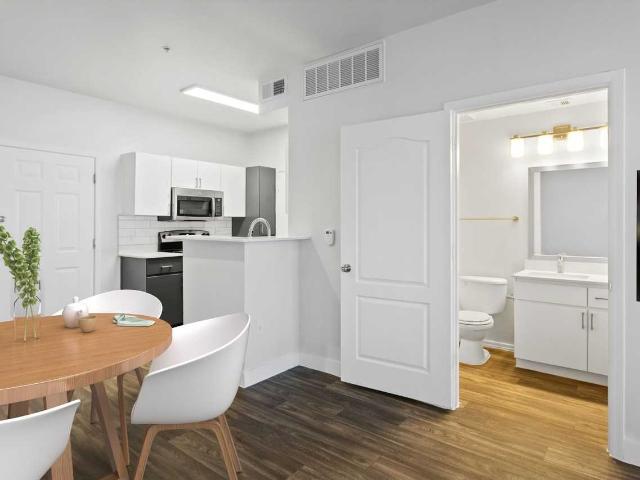 The Urban 1 Bedroom Apartment for Rent at 3601 E Mcdowell Rd, Phoenix, AZ 85008