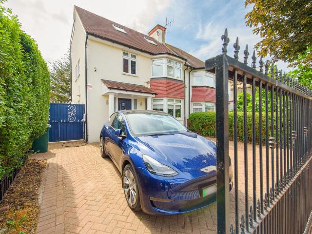 The Vale, Temple Fortune, London NW11, 4 bed semi detached house to rent, £4,500 pcm | PrimeLocation