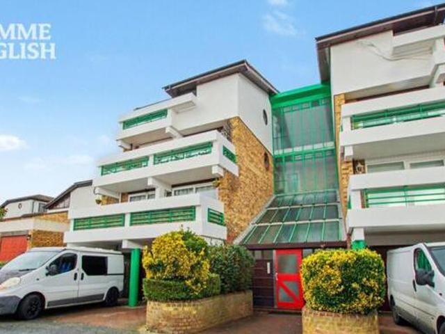The Vale, Basildon, 2 Bedroom Flat