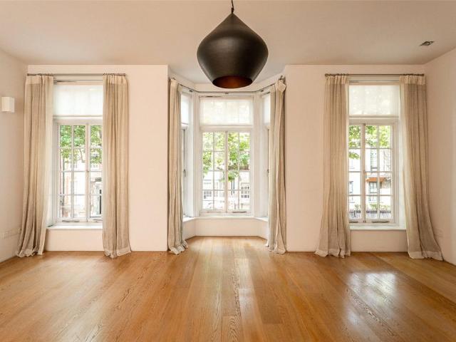 The Vale, Chelsea, SW3 5 bed terraced house to rent £38,783 pcm £8,950 pw