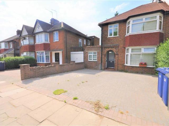 The Vale, Golders Green Estate NW11, Studio to rent, £1,100 pcm | PrimeLocation