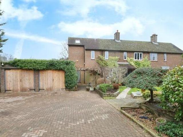 The Vale, Hawridge, 4 Bedroom Semi detached