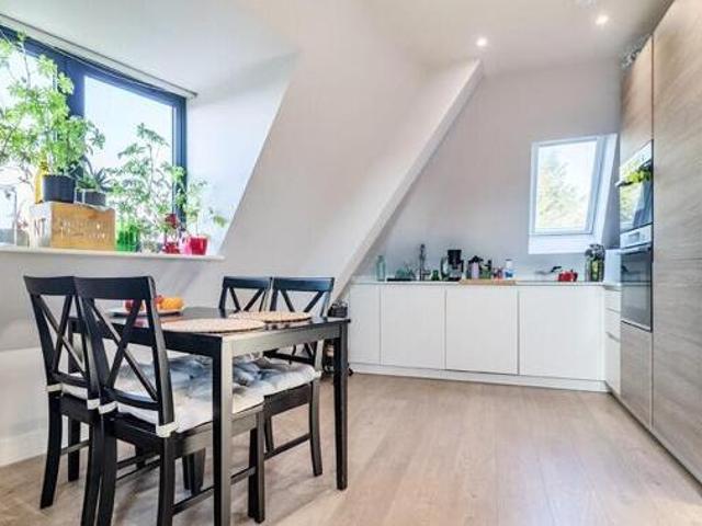 The Vale, London, 2 Bedroom Flat