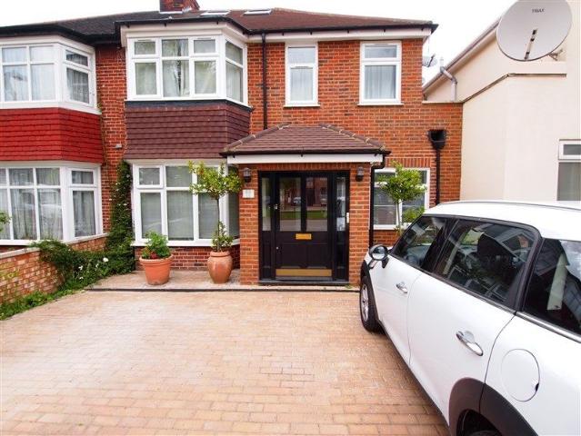 The Vale, London NW11, 3 bed flat to rent, £2,495 pcm | PrimeLocation