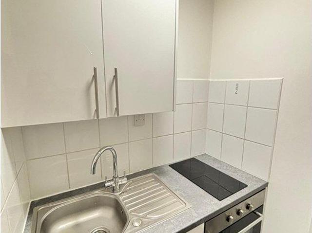 The Vale, London NW11, Studio to rent, £999 pcm | PrimeLocation