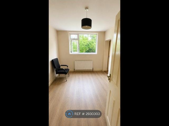 The Vale, London NW11, Studio to rent, £1,250 pcm | PrimeLocation