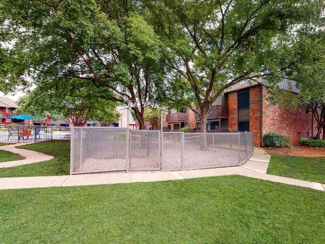 The Vanderbilt Studio Apartment for Rent at 2053 Estrada Pkwy, Irving, TX 75061