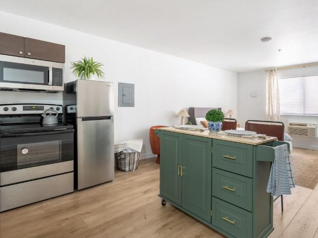 The Varsity Studio Apartment for Rent at 1049 Eckerson Rd, Centralia, WA 98531