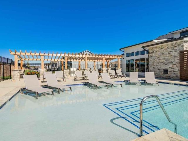 The Venue 3 Bedroom Apartment for Rent at 960 Cedarcrest Dr, Raymore, MO 64083