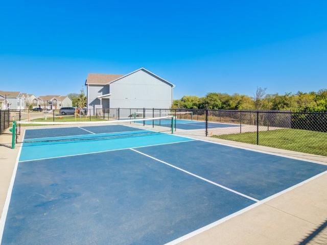 The Venue 2 Bedroom Apartment for Rent at 960 Cedarcrest Dr, Raymore, MO 64083