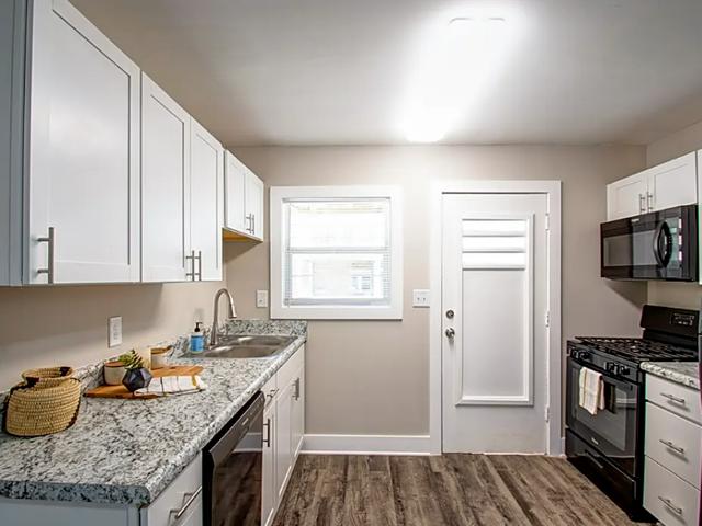 The Vic at Buckhead 2 Bedroom Apartment for Rent at 3518 Roswell Rd Nw, Atlanta, GA 30305 South Tuxedo Park
