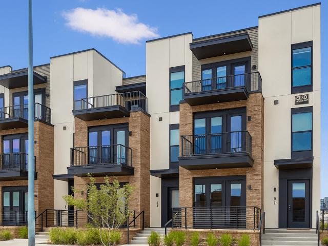 The Vickery 1 Bedroom Apartment for Rent at 700 W Vickery Blvd, Ft Worth, TX 76104