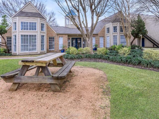 The Victorian 1 Bedroom Apartment for Rent at 9400 Coventry Square Dr, Houston, TX 77099 Alief