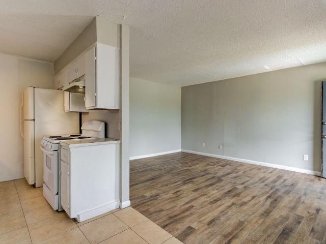 The View: 1 & 2 Bedroom Apartments with All Inclusive Utilities Option 2 Bedroom Apartment for Rent at 1511 Boston St, Fort Smith, AR 72901