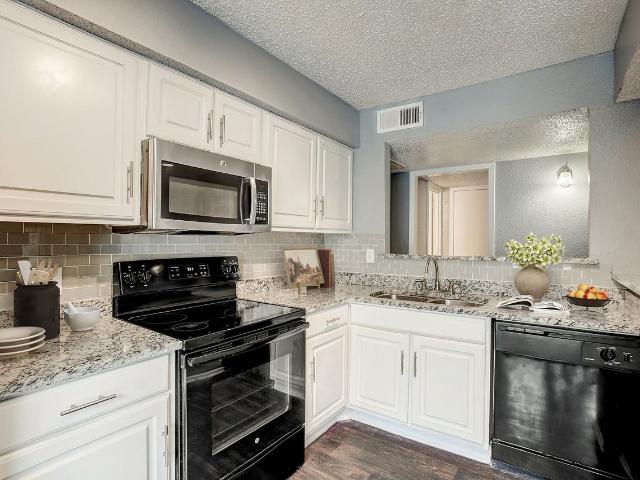The View at Lake Highlands 1 Bedroom Apartment for Rent at 9855 Shadow Way, Dallas, TX 75243