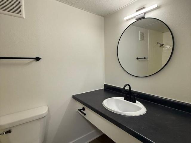 The View on Douglas Studio Apartment for Rent at 5626 Douglas Ave, Des Moines, IA 50310 Merle Hay