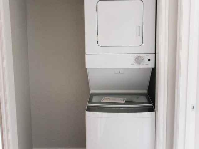 The View on Fairview 1 Bedroom Apartment for Rent at 2917 2901, 2905, 2911, 2917 Rollins Rd, Columbia, MO 65203