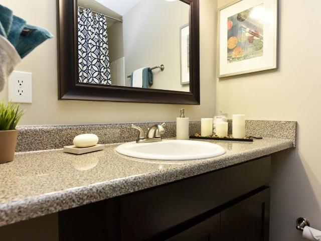 The Views at Crescent Hill 2 Bedroom Apartment for Rent at 2201 Biljana Dr, Louisville, KY 40206 Clifton Heights